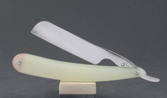 A Razors Tale: Custom Straight Razors