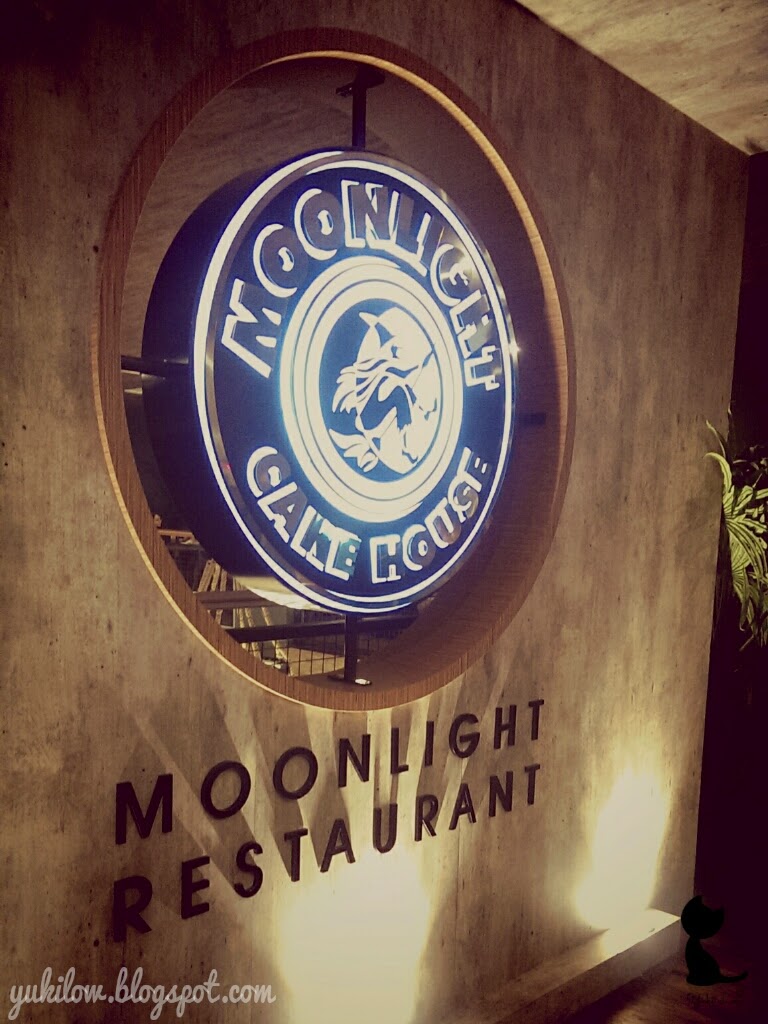 Moonlight Cake House