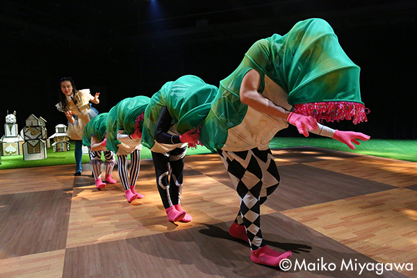 “Alice in Wonderland” de Kaiji Moriyama (Noviembre 2018) | Netalia Presse