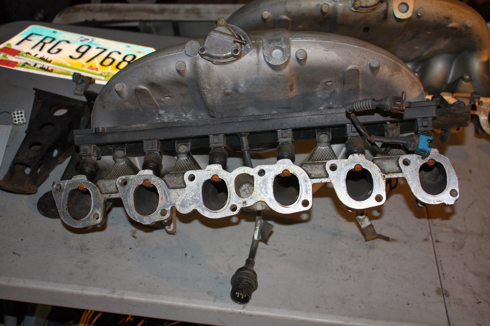 KrEvCon BMW Parts: E30 "i" Intake Manifolds