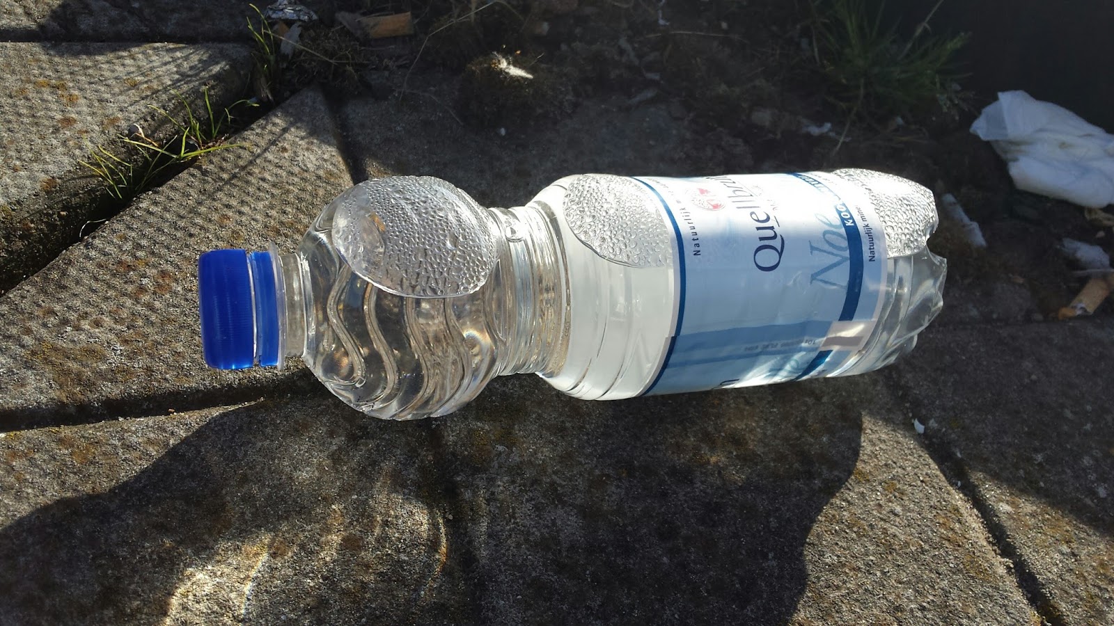 Afval verhalen/gedichten: flesje water