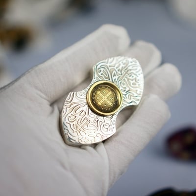 THE FANCIEST FIDGET SPINNERS ON AMAZON ~ CHIC LISTS