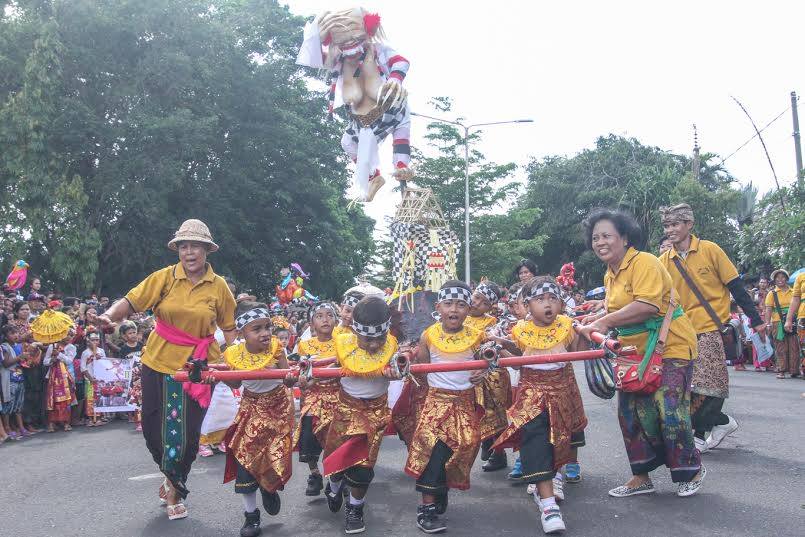Ketika Anak-Anak Mengusung Ogoh-Ogoh ~ Desa Mendoyo Dangin Tukad ...