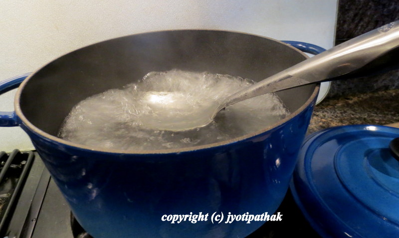 Taste of Nepal: Nepali Dhindo - ढिडोँ - (Cornmeal Porridge)