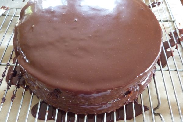 decoration for cake: Chocolate Cake Glaze Recipe