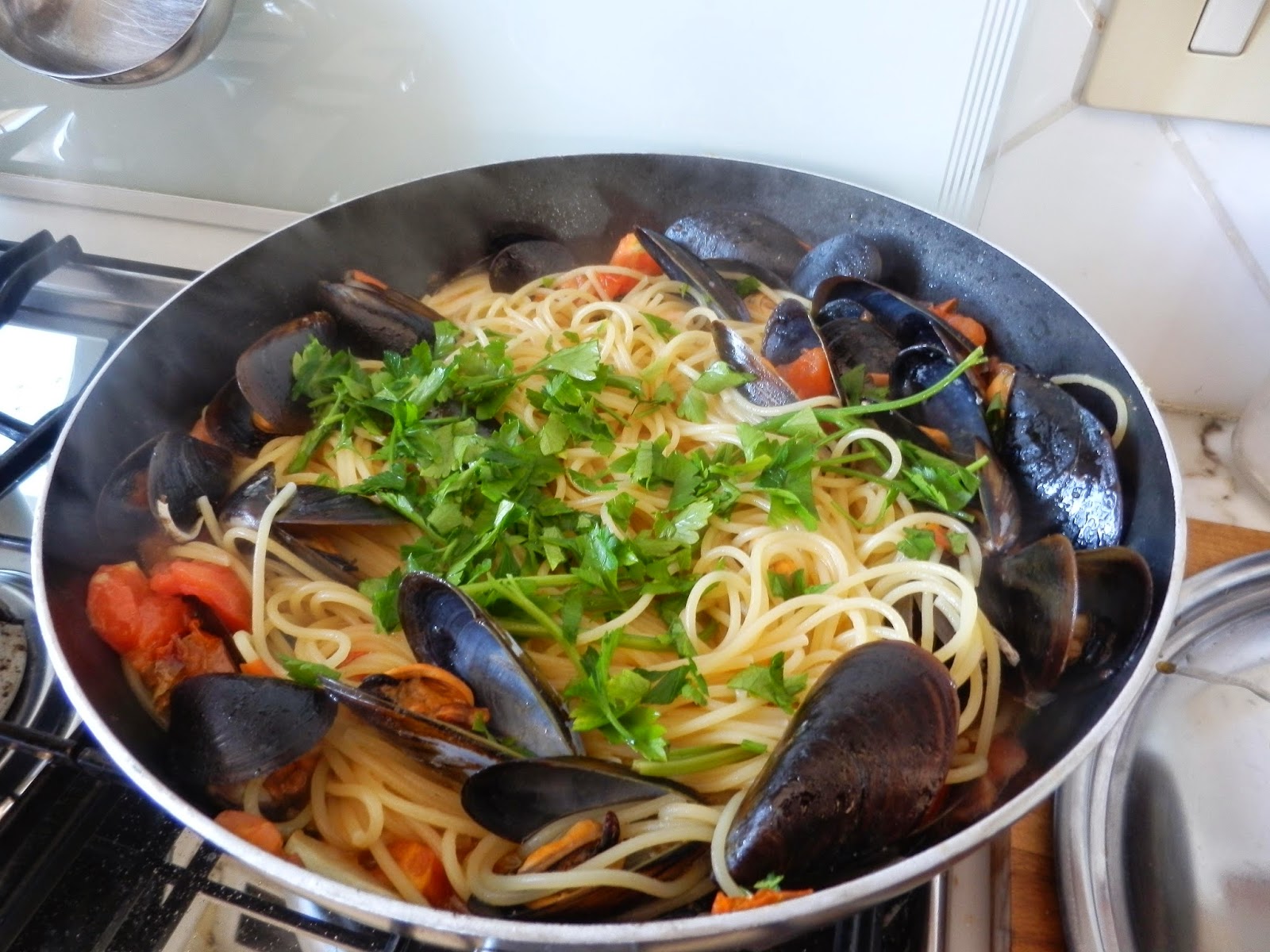 Italian food and lifestyle - La cucina di Roberta : Spaghetti with mussels