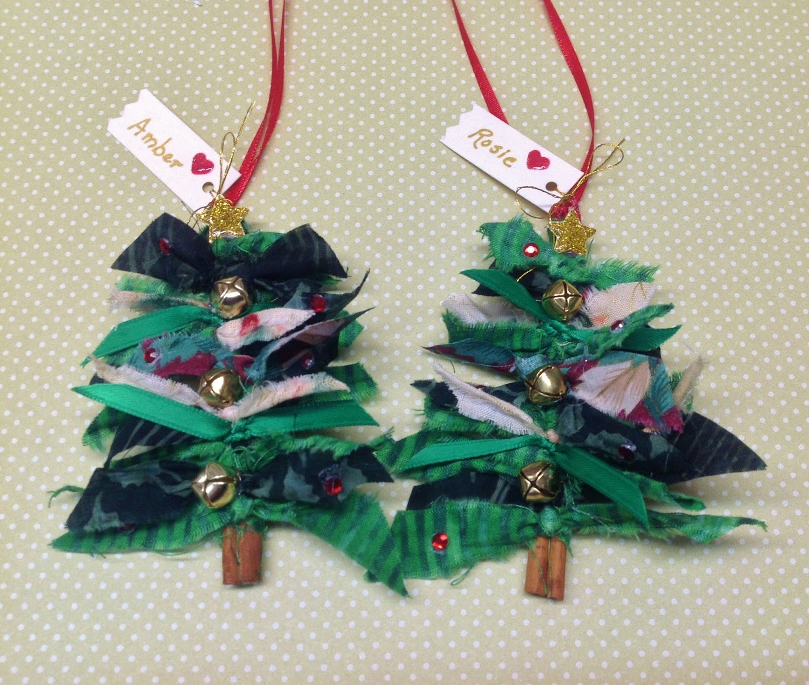 Kathryn's Cards: Make it Monday #229: Fabric Strip Christmas Trees