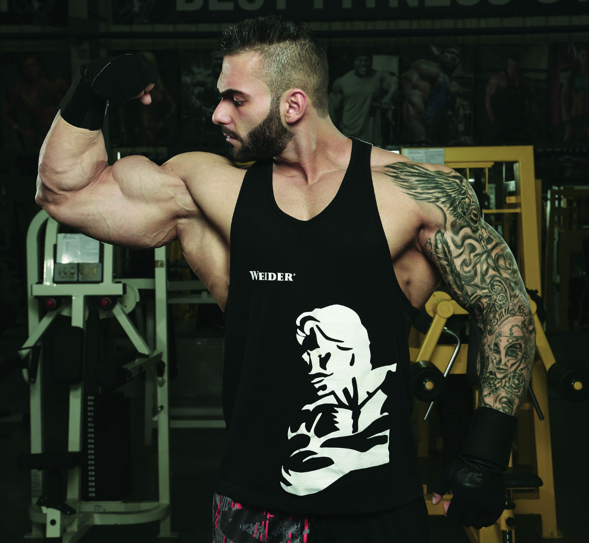 Muscle Lover: Romanian muscle hunk Roberto Alexandru