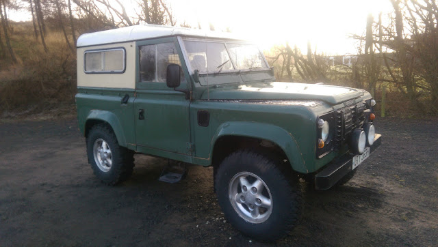 Landrover Defender: Land Rover Series 3 / Defender Hybrid SWB