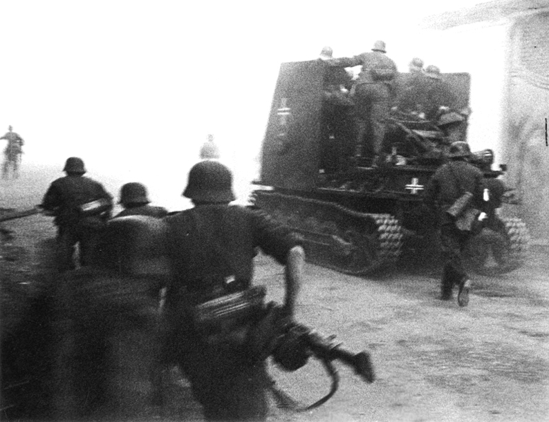 ARTILLERÍA STURMPANZER I "BISON" EN ACCIÓN - WW2 en Imágenes - Blog ...