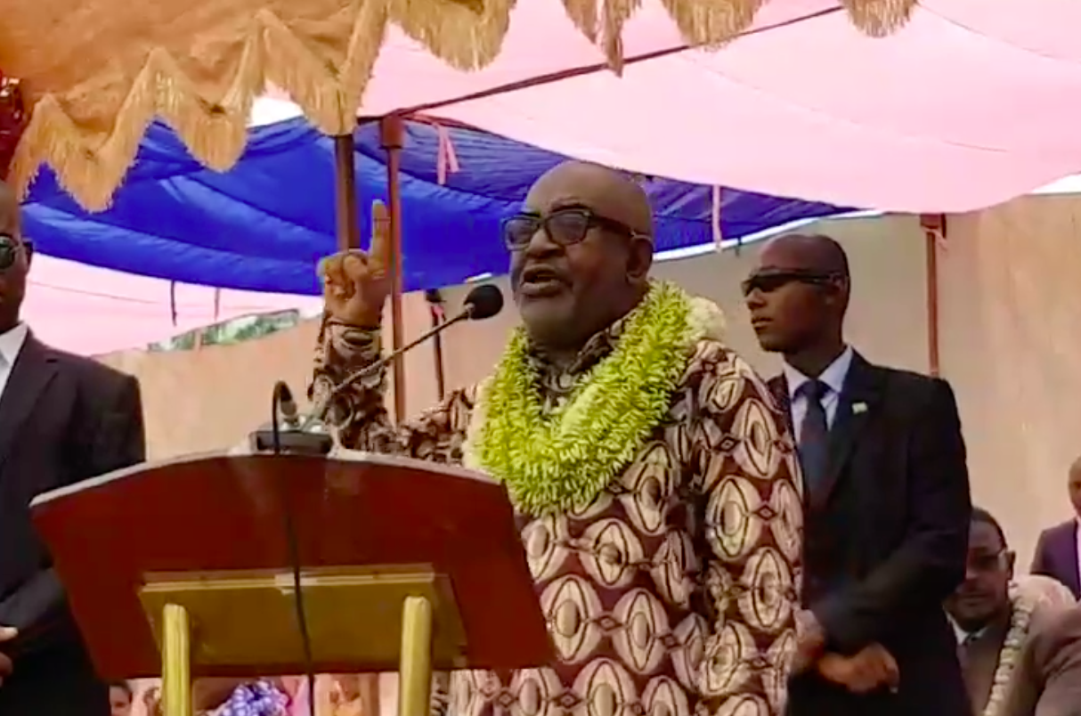 Vidéo : Le président Azali tacle le parti JUWA à Lingoni ...