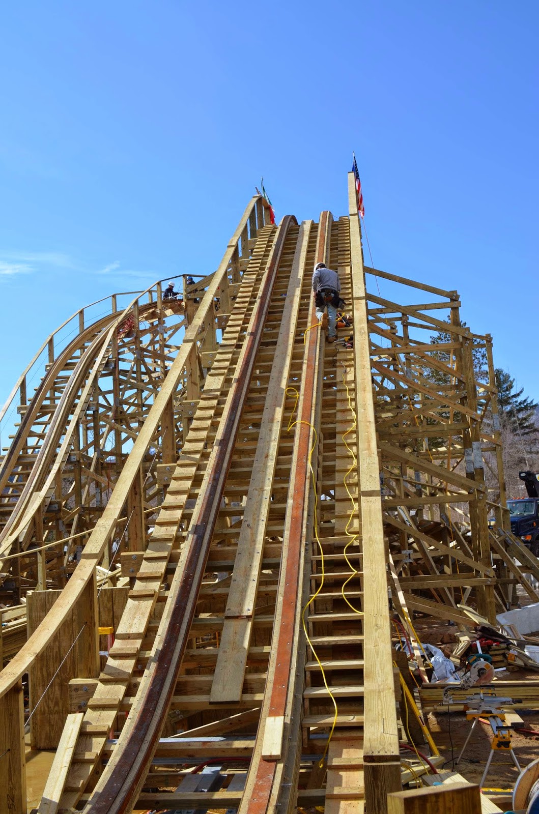 NewsPlusNotes: Scott And Carol Present - Update on Roar-O-Saurus at ...