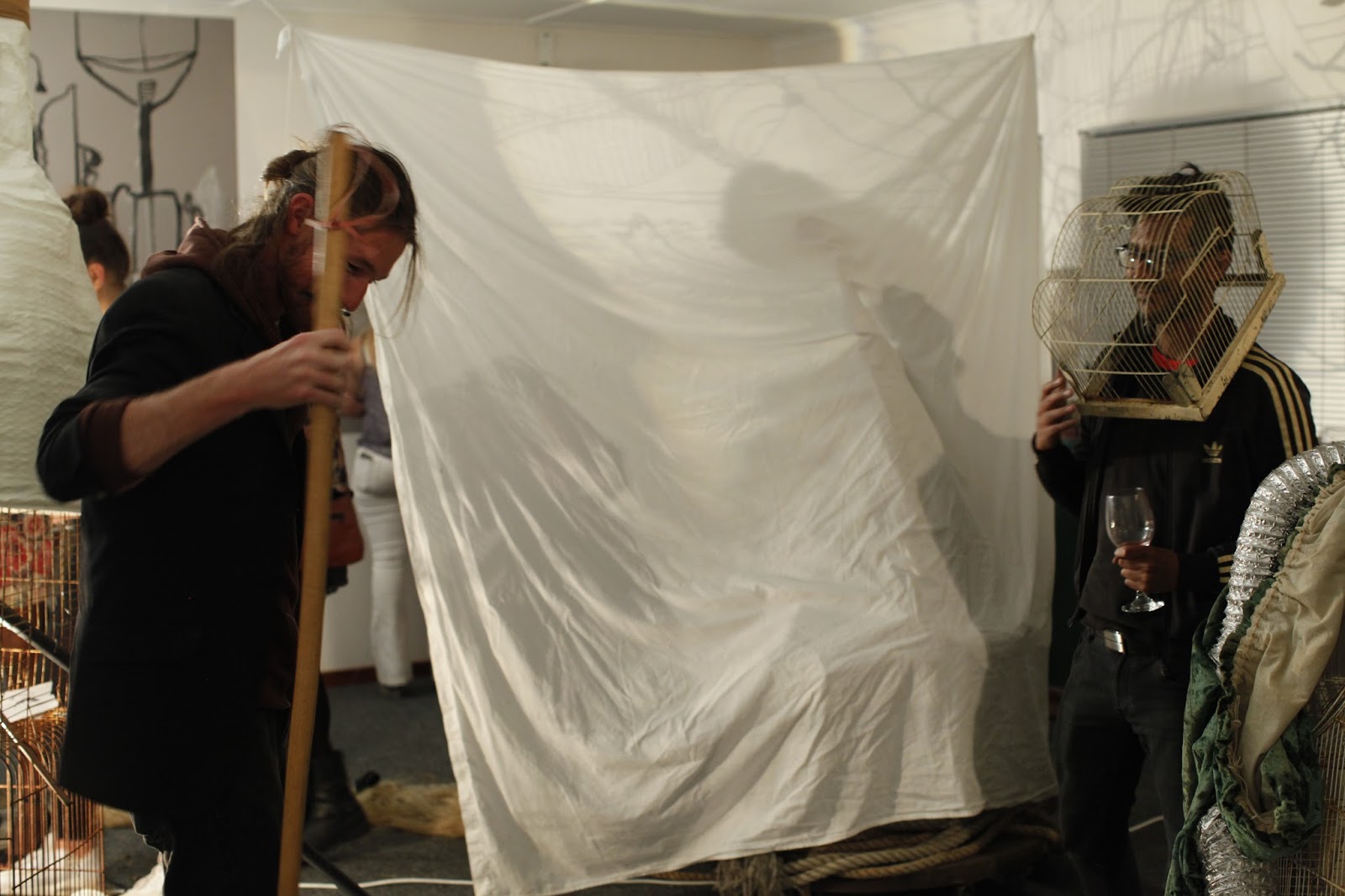 Exploring the Performative Art Object.