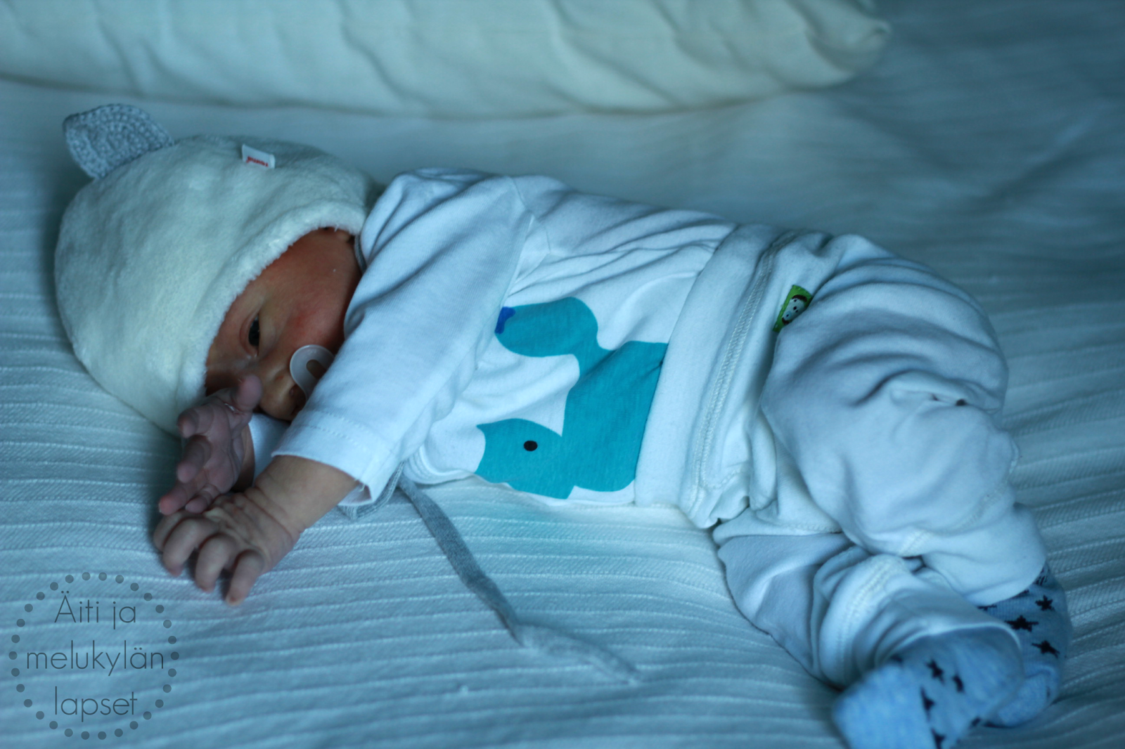 Äiti ja melukylän lapset: Vauvan itku