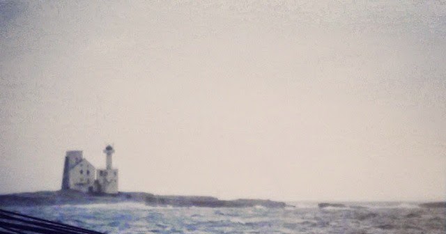 Idas skriblerier og grublerier...: Som et fyrtårn ut mot havet i kuling ...