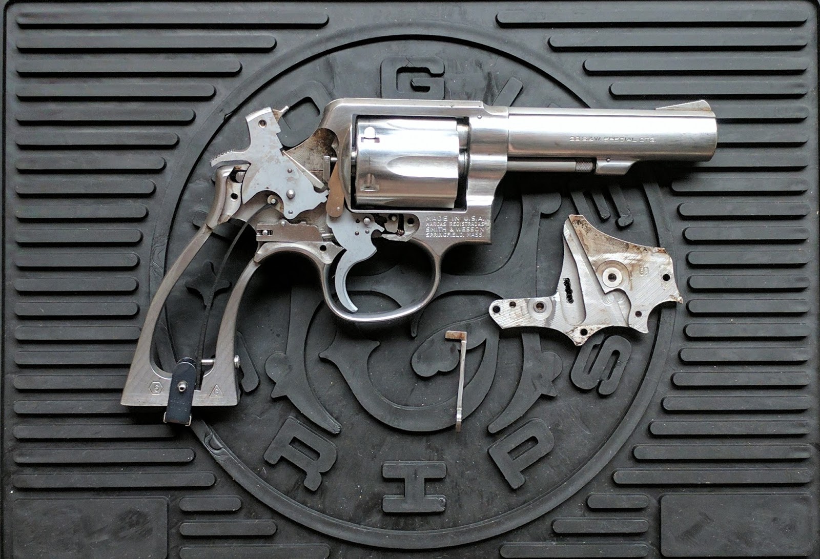 Revolvers Only: August 2017