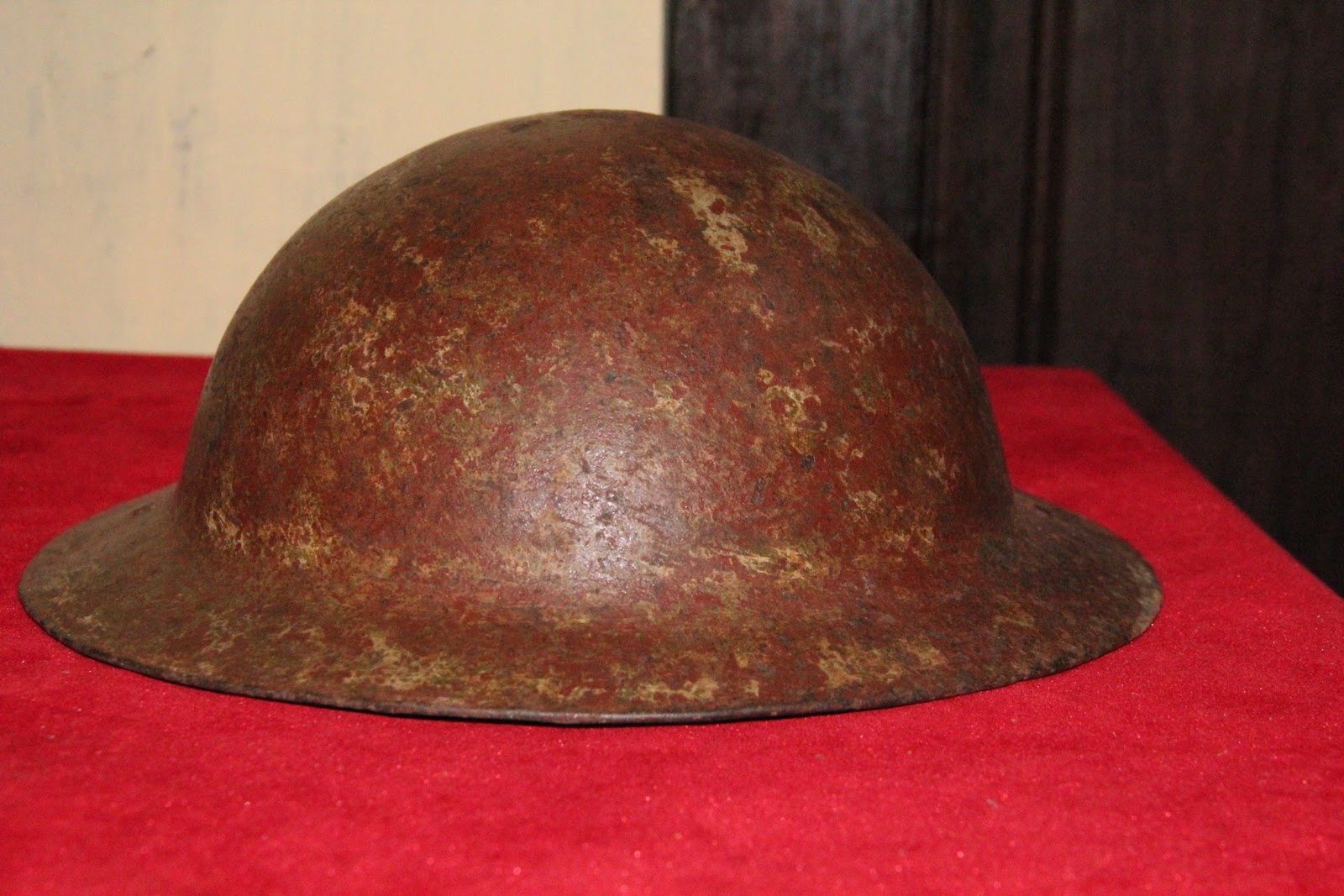 Rumah Barang Lama: Helm Perang Kuno Antik