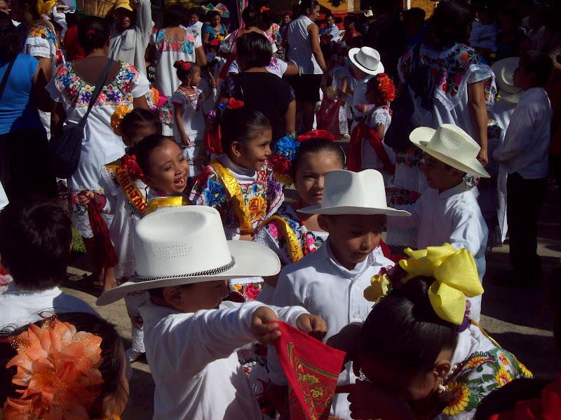 Literatura y Mundo Maya: Travel to the Maya World / Canadian Museum of ...