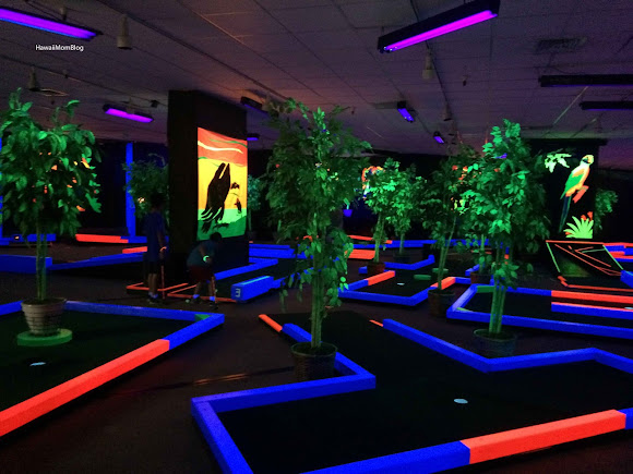 Hawaii Mom Blog: Glow Putt Mini Golf