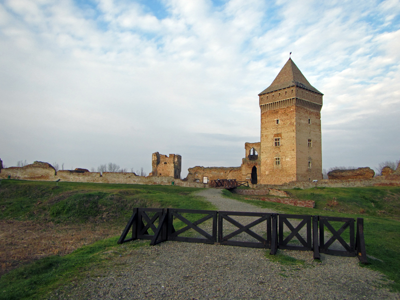 perpetuuM Mobile: Bačka tvrđava