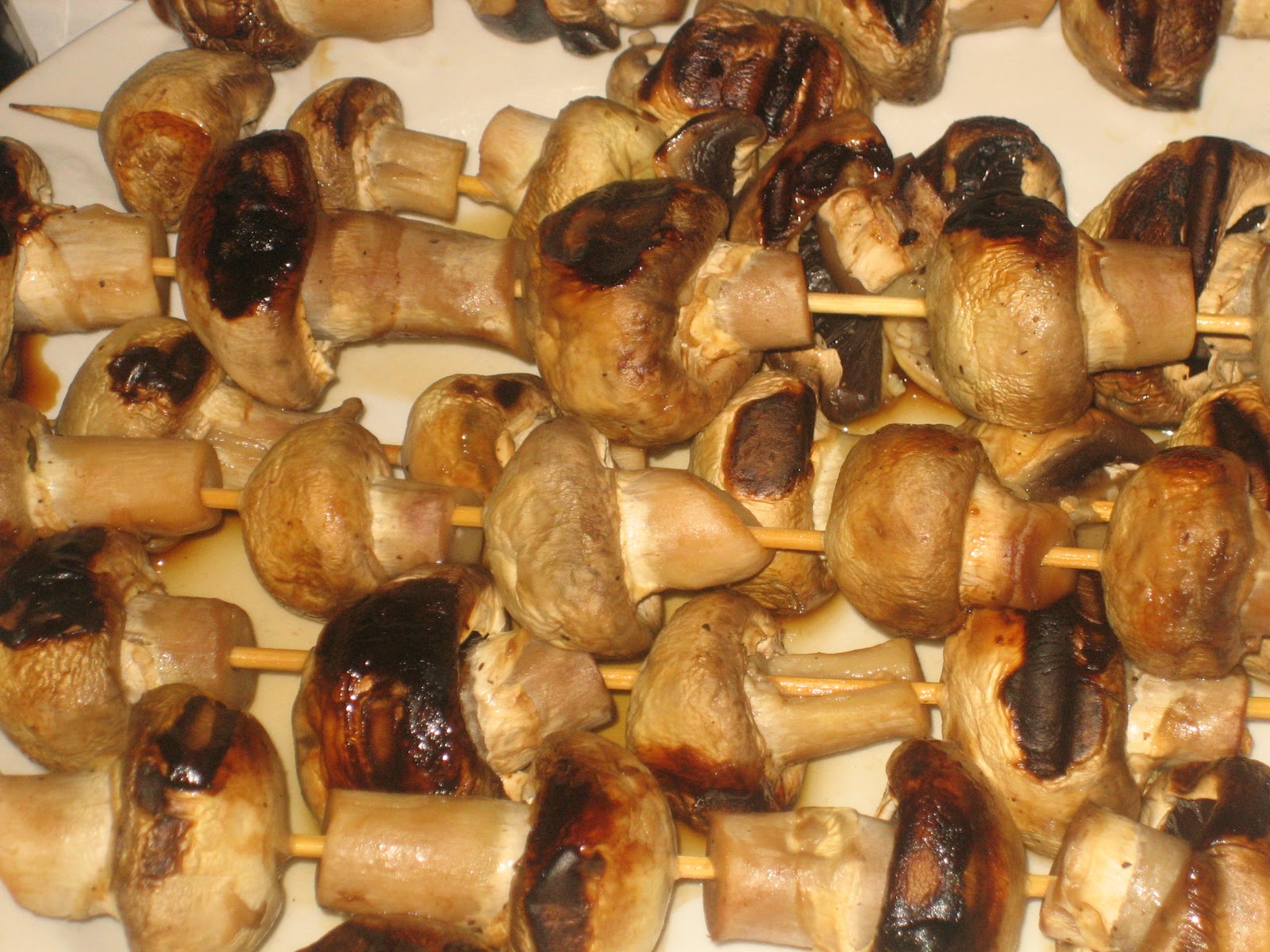 stuffedveggies: Grilled Mushroom Kabobs ( Manitarakia )
