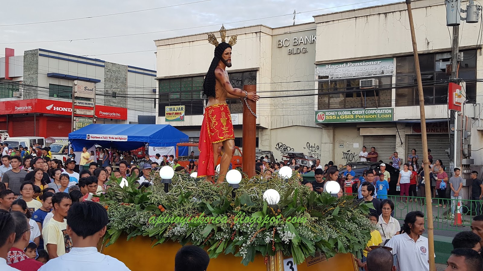 A Pinoy in Korea: Carrozzas de La Semana Santa: The Most Attended and ...