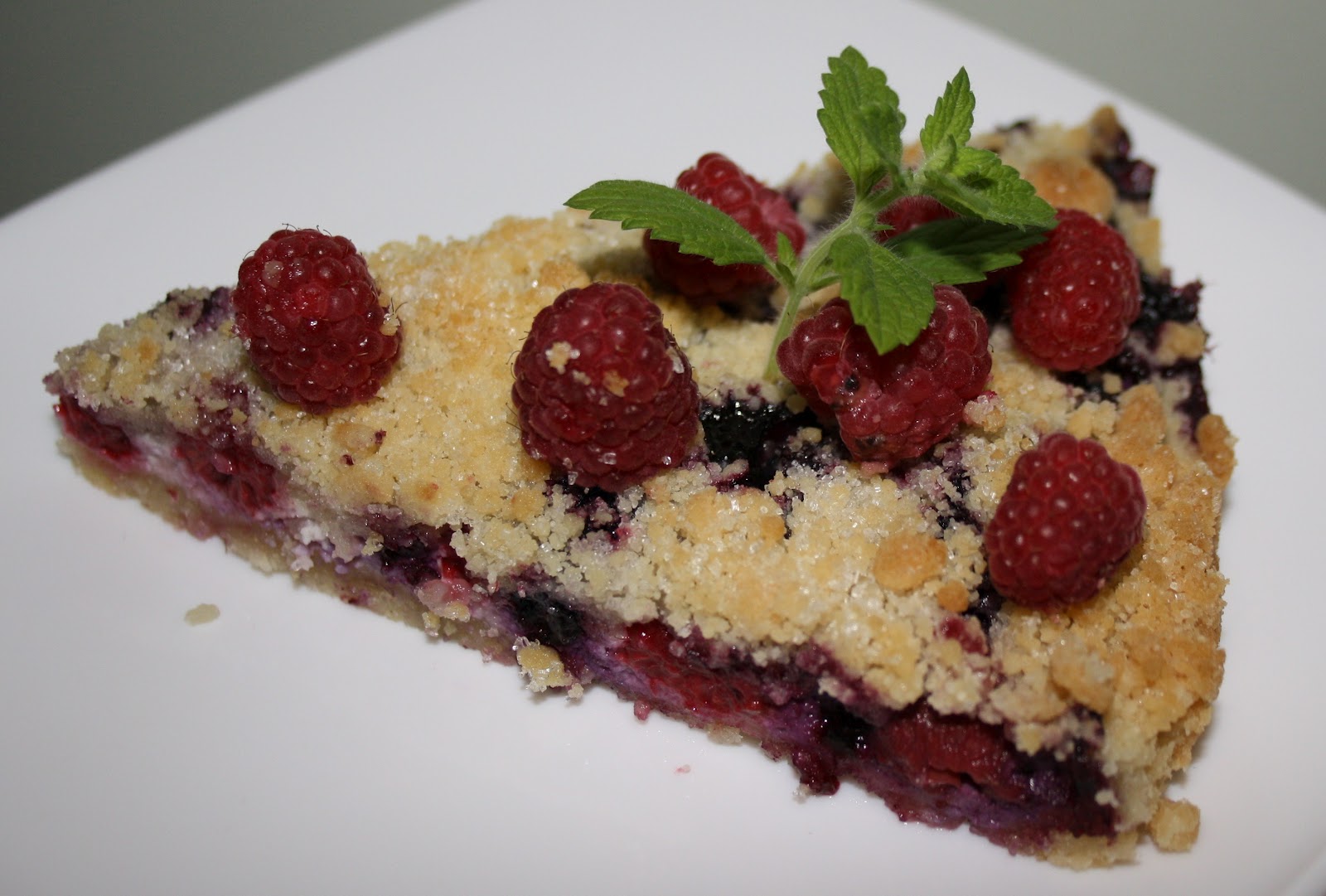 Liisu kokkab: Vaarika-mustsõstra purukook