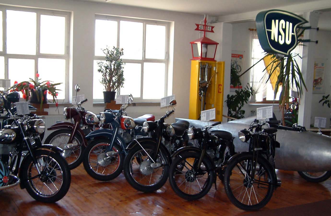 Engstingen und die Alb: 2005: Im Automuseum von Engstingen