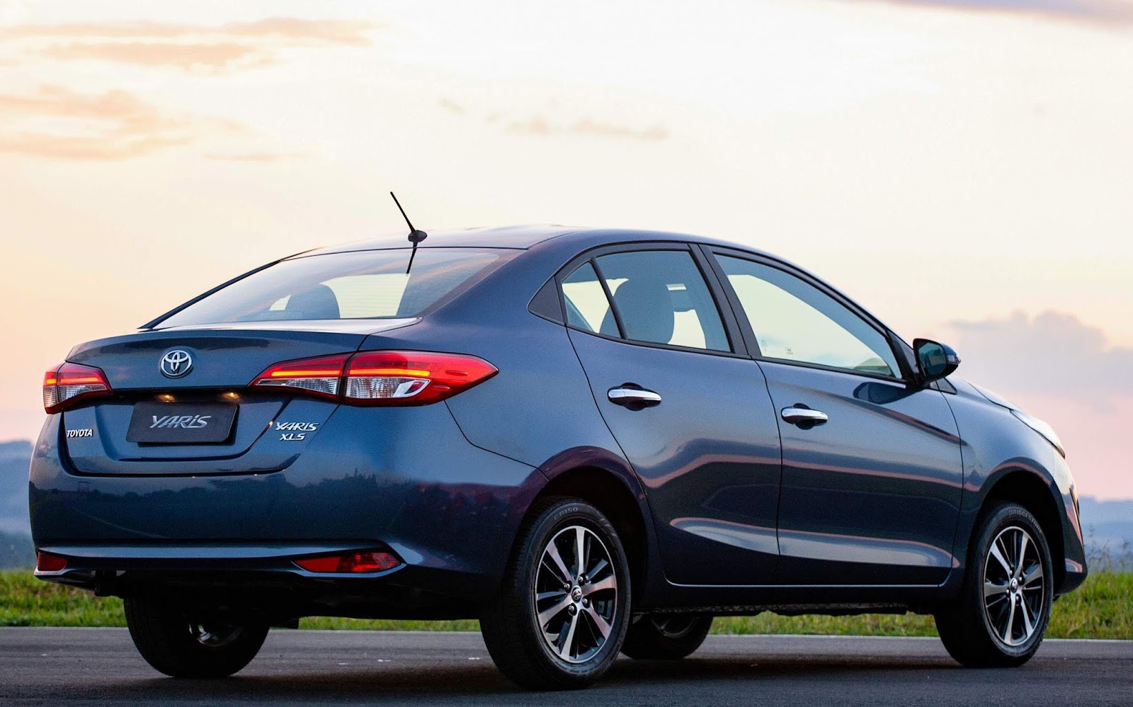 Toyota Yaris x VW Virtus: comparativo - custo x benefício