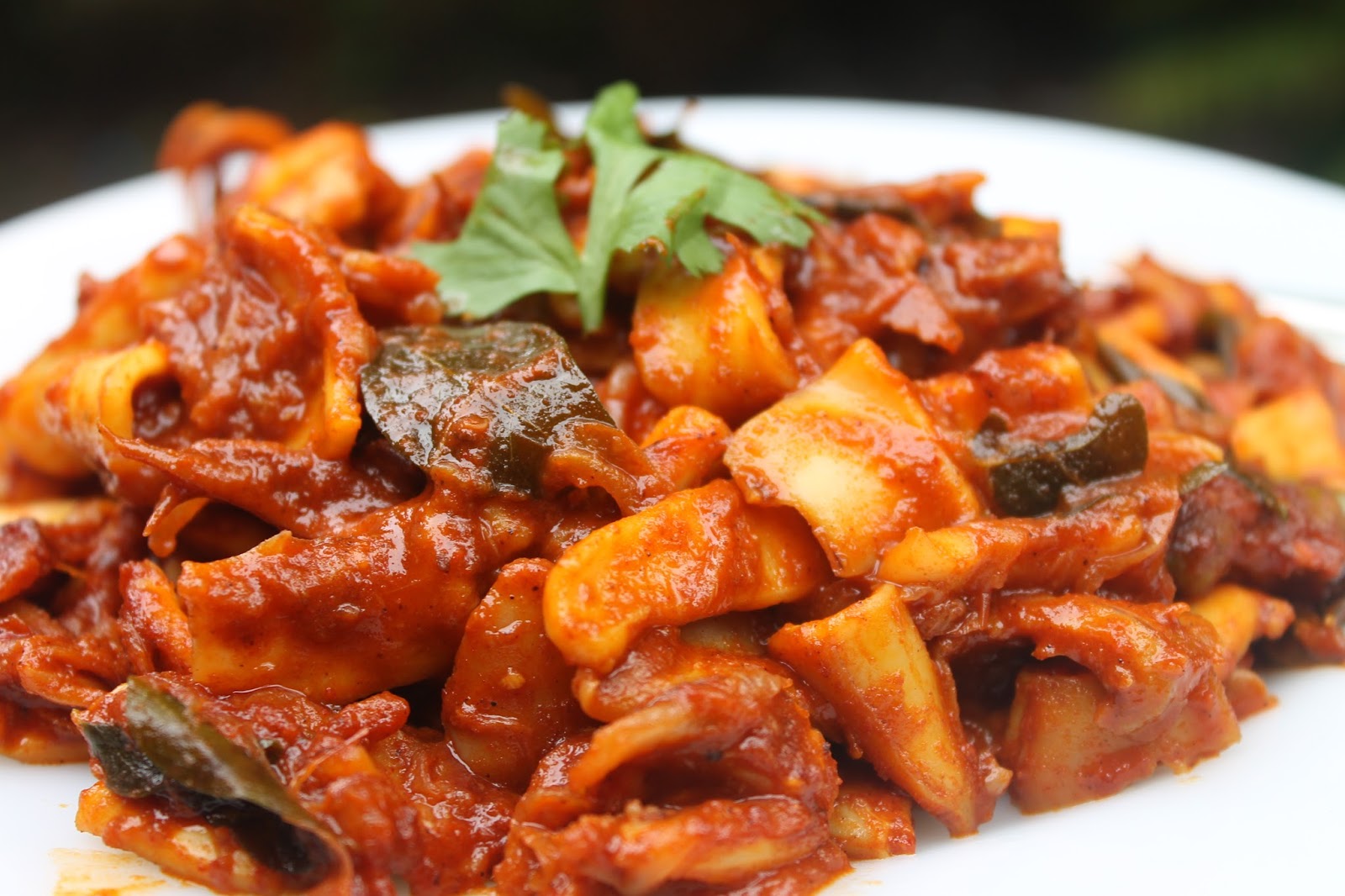 Femi's Kitchen: SQUID ROAST [ KOONTHAL / KANAVA ]