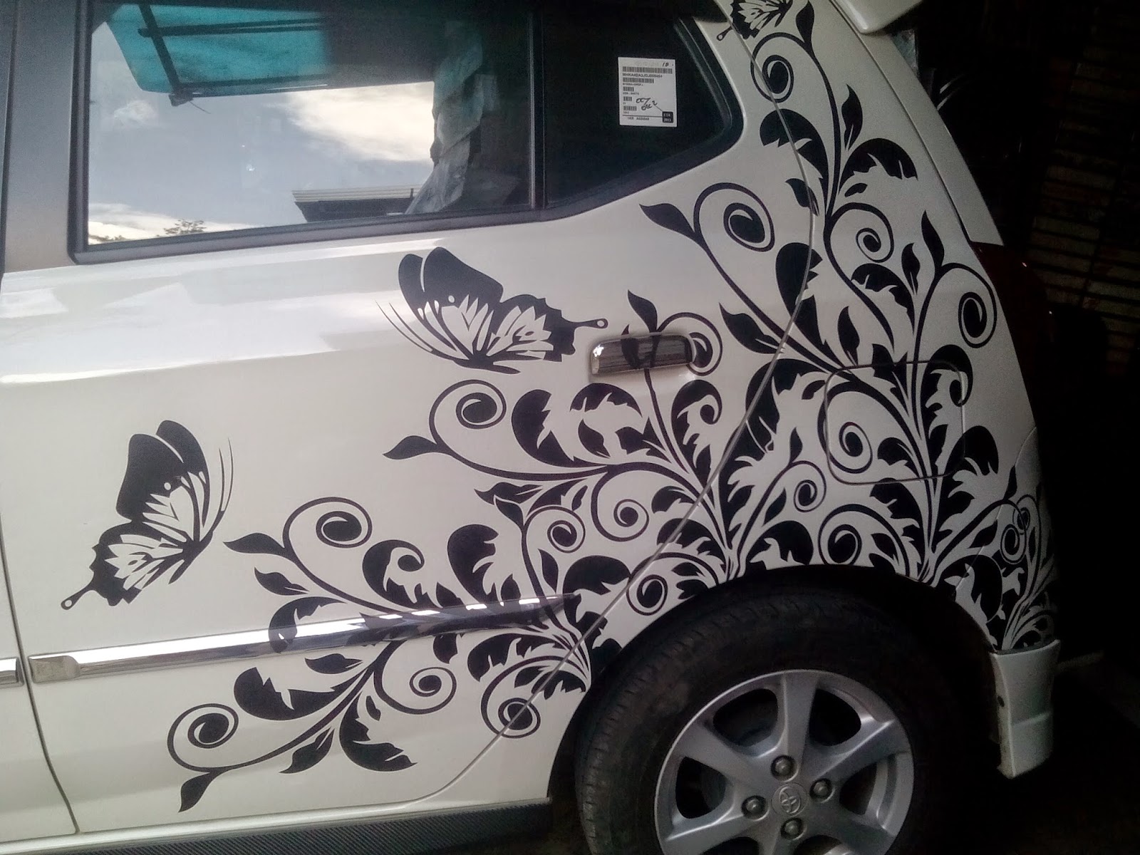Toyota Agya (Motif Batik Bunga) - 4tu5 Sticker