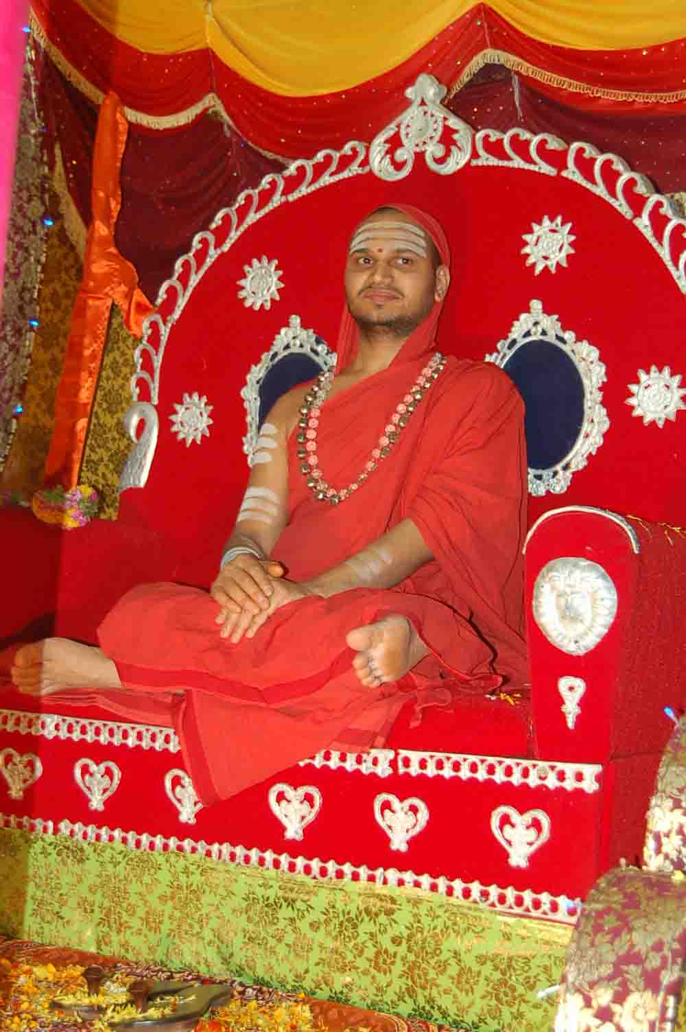 Swamy Avadhoothananda Saraswathi: Sri Sri Sri Vamanashram Swamiji Visit ...