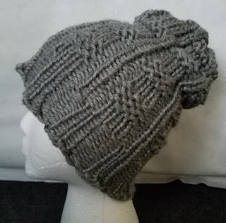 Looming Exclusive Designs: Men's Bumpy Hat