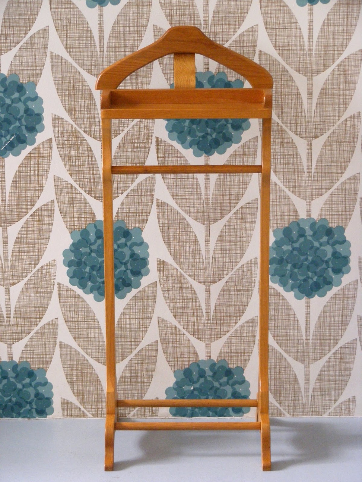 VAMP FURNITURE: New vintage furniture and collectibles stock at Vamp ...