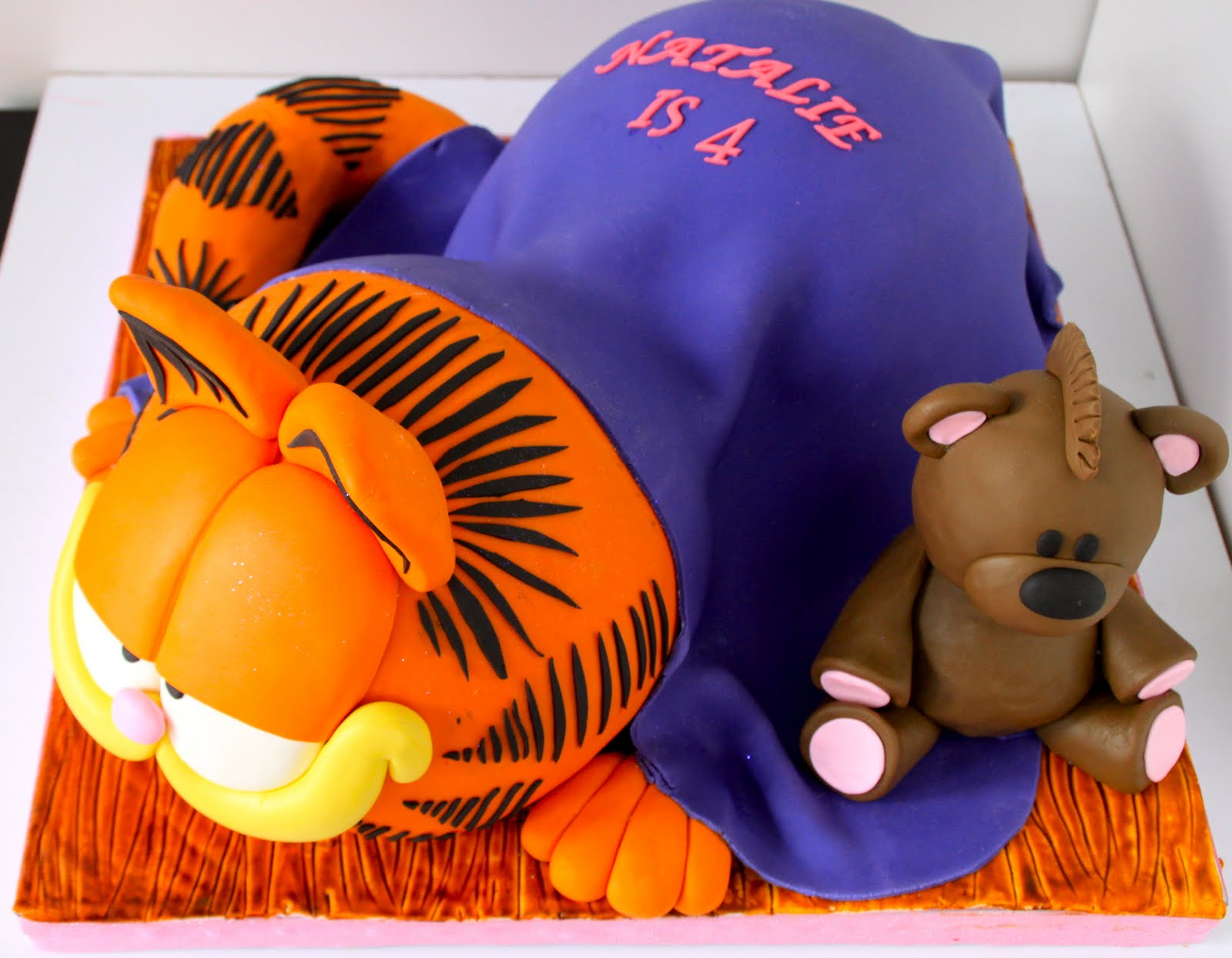 Celebrate with Cake!: Garfield Cake