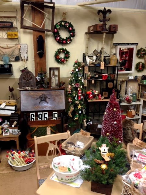 Wonderful at Home: Christmas at the Antique Booth!