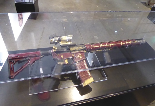 Hollywood Movie Costumes and Props: Will Smith's Deadshot movie costume ...