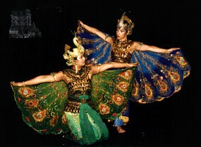 Tarian Tradisional Sunda ~ SUNDANIS
