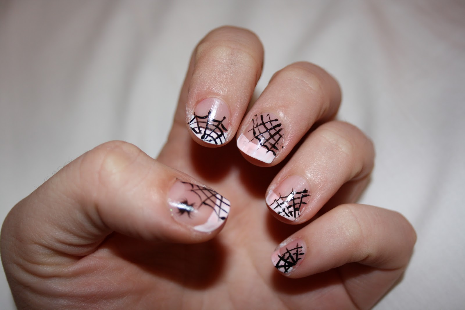 Oooooh Pretty: Halloween Nail Series - Cobweb nails