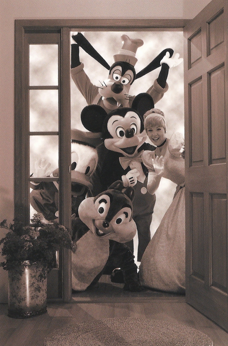 My Favorite Disney Postcards: Micky and Minnie on the Dumbo Ride / Gang ...