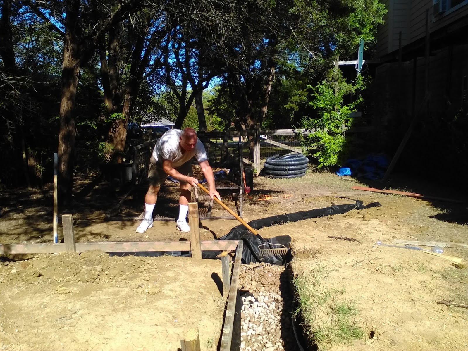 T-Brick Shed: Rubble Trench French Drain Installation – Offgridburbia