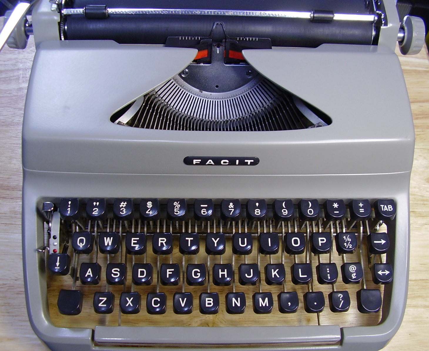 Fountain Pens & Typewriters: Facit TP1 Pica Cubic