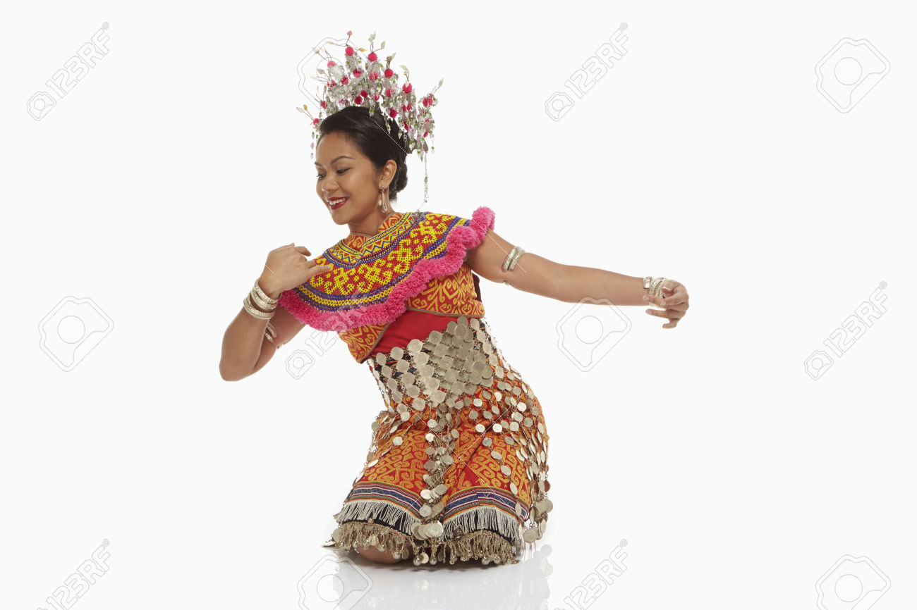 A simple intro to Iban, the Sea Dayak. - Pengayau Digital