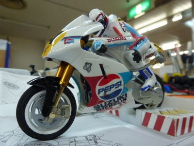 KYOSHOSAN: Mini-Z MotoRacer Aluminum Fork on Custom Pepsi Bike