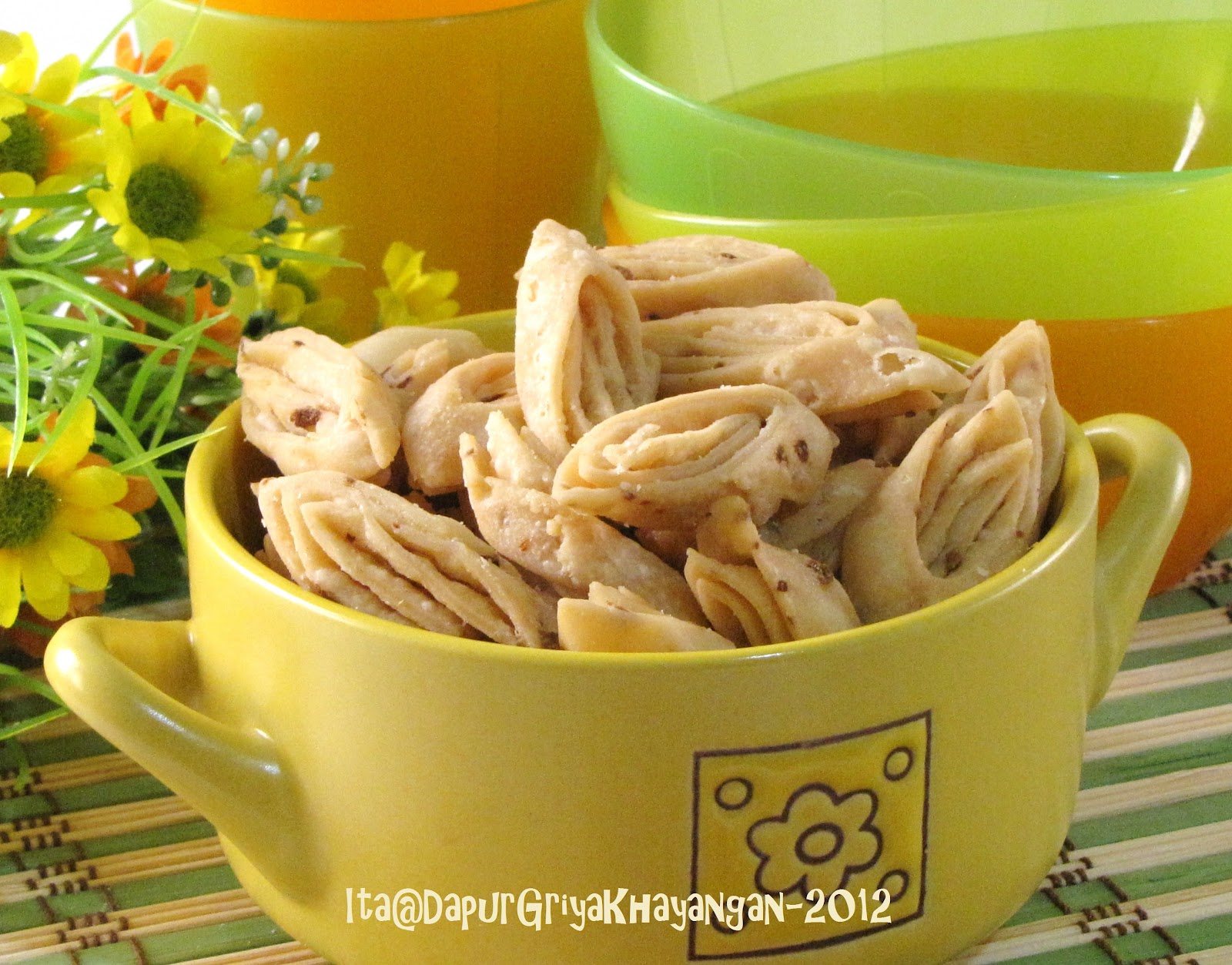 Dapur Griya Khayangan: Kripik Bawang Merah Gurih (Kripik BMG)
