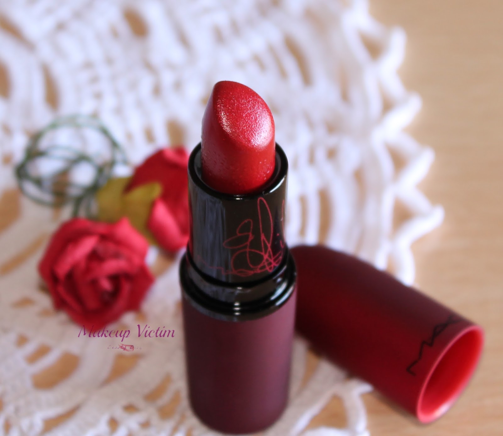 Review | Frost Lipstick "Viva Glam Rihanna" Mac Cosmetics ~ Makeup Victim