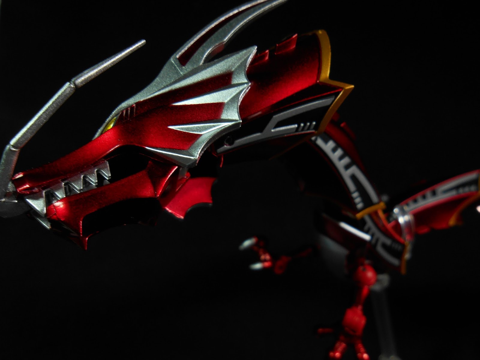 Review: S.H.Figuarts Kamen Rider Ryuki & Dragreder | Night's Corner