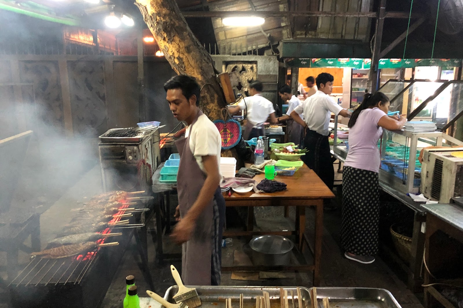 Eating in Bagan | Joie de Vivre - Blog by g4gary