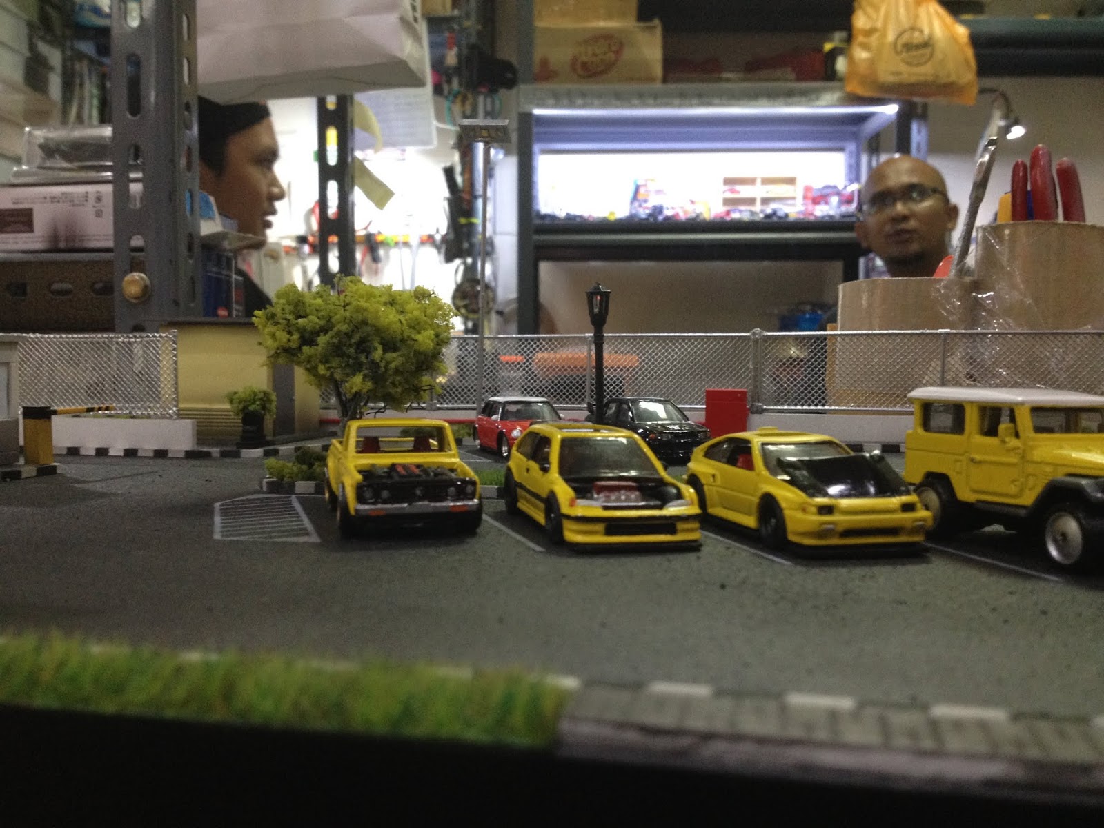 Parking Space Diorama - Customslim Hobbies
