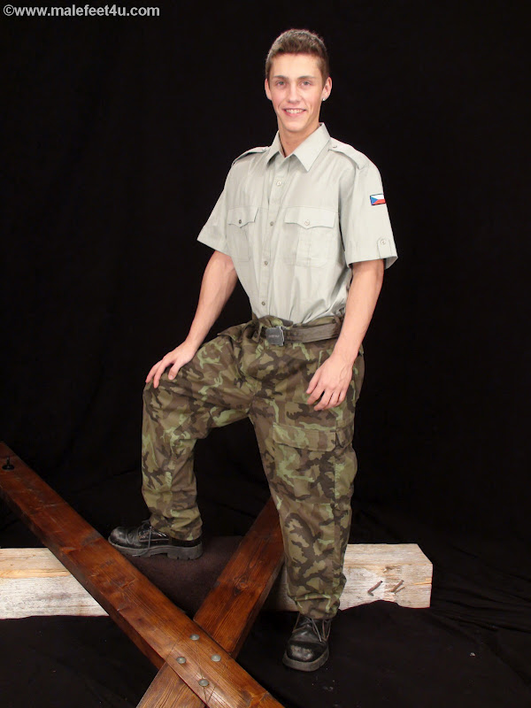 MaleFeet4U: August 2012